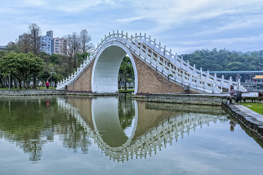 Foot Bridge at Dahu Park, Taipei | Stephen Hung Photography